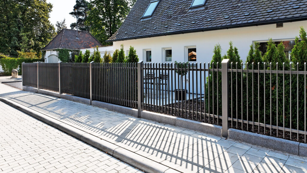 Moderne Zäune » SCHMITZ | HAUS- & GARTENDESIGN